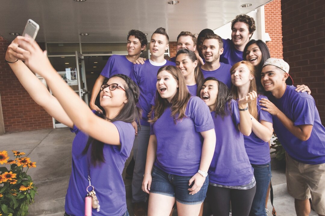 California Gov. Gavin Newsom nudges school districts to restrict student cellphone use ...